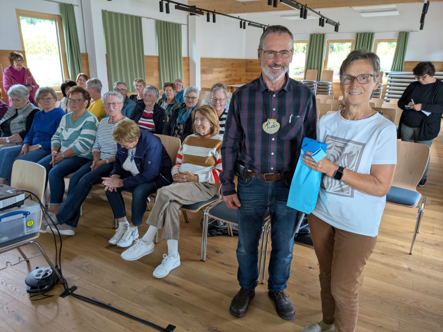 Ein Bildervortrag von Pilger Rudi Simeth über seinen Weg nach St ...
